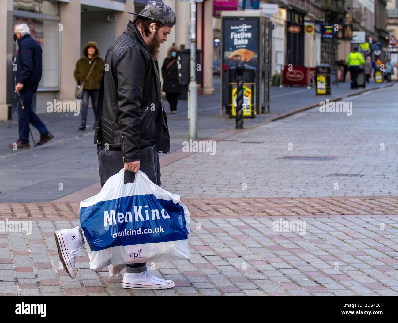 Men kind carrier bag hi-res stock photography and images - Alamy