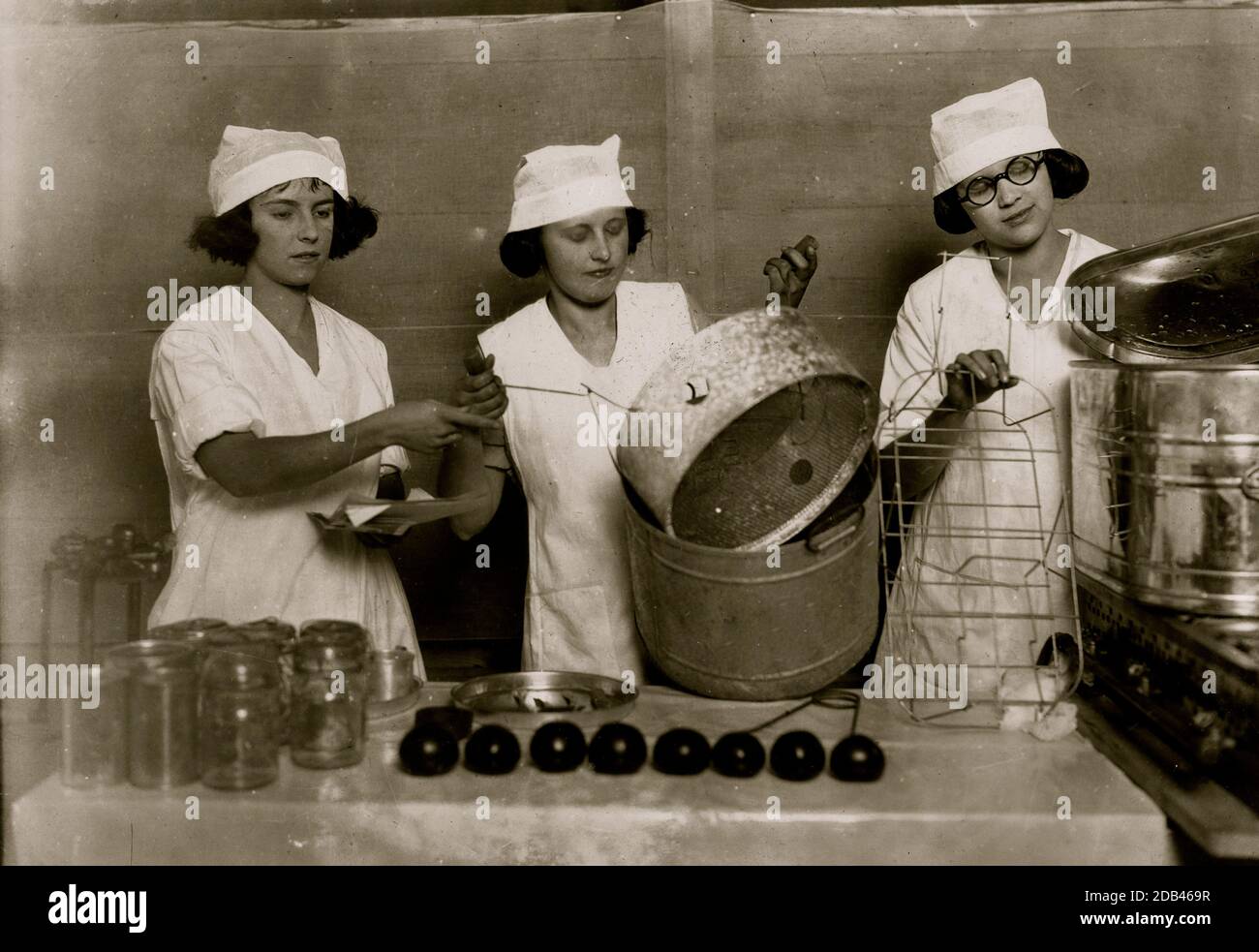 Canning club hi-res stock photography and images - Alamy