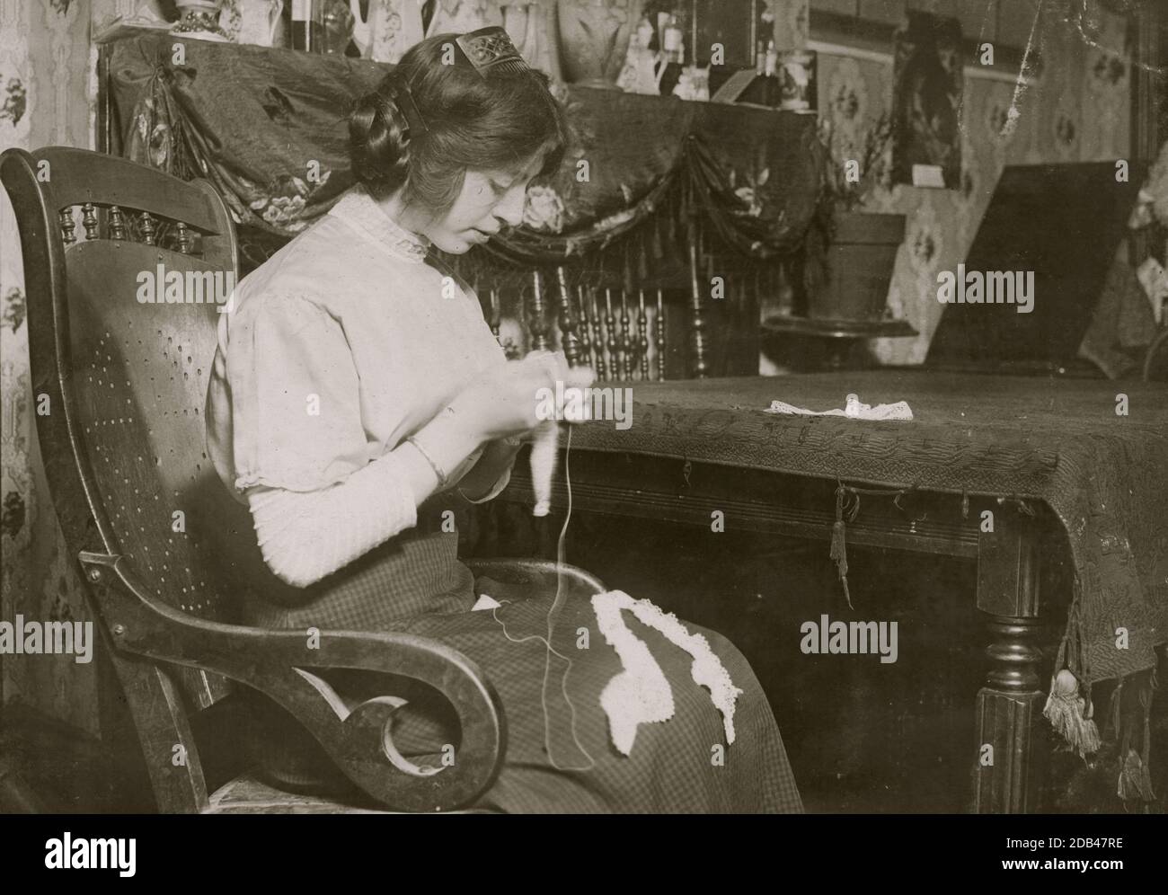 Child labor factory sewing hi-res stock photography and images - Alamy