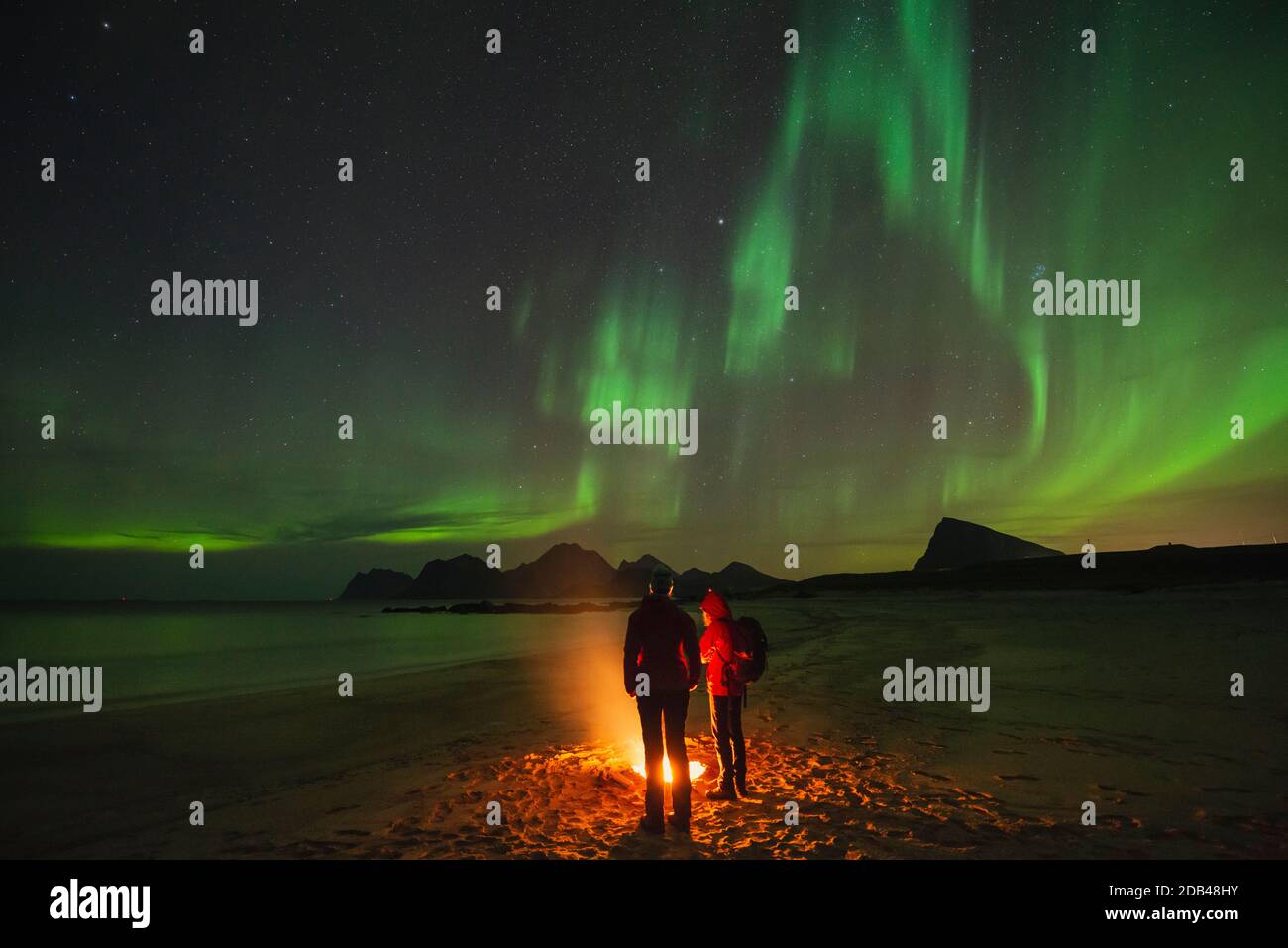 Night campfire arctic hi-res stock photography and images - Alamy