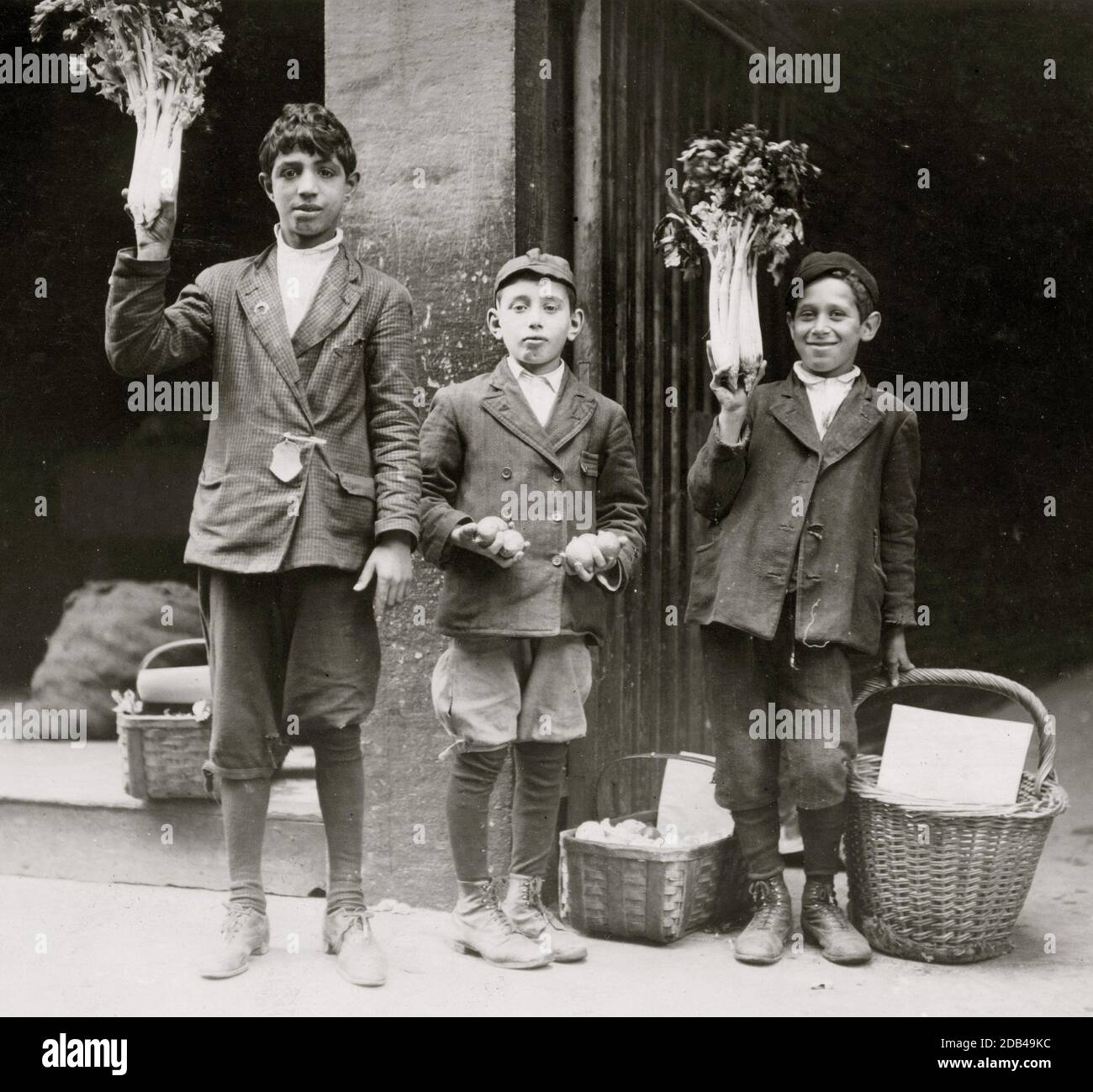 Peddlers hi-res stock photography and images - Alamy