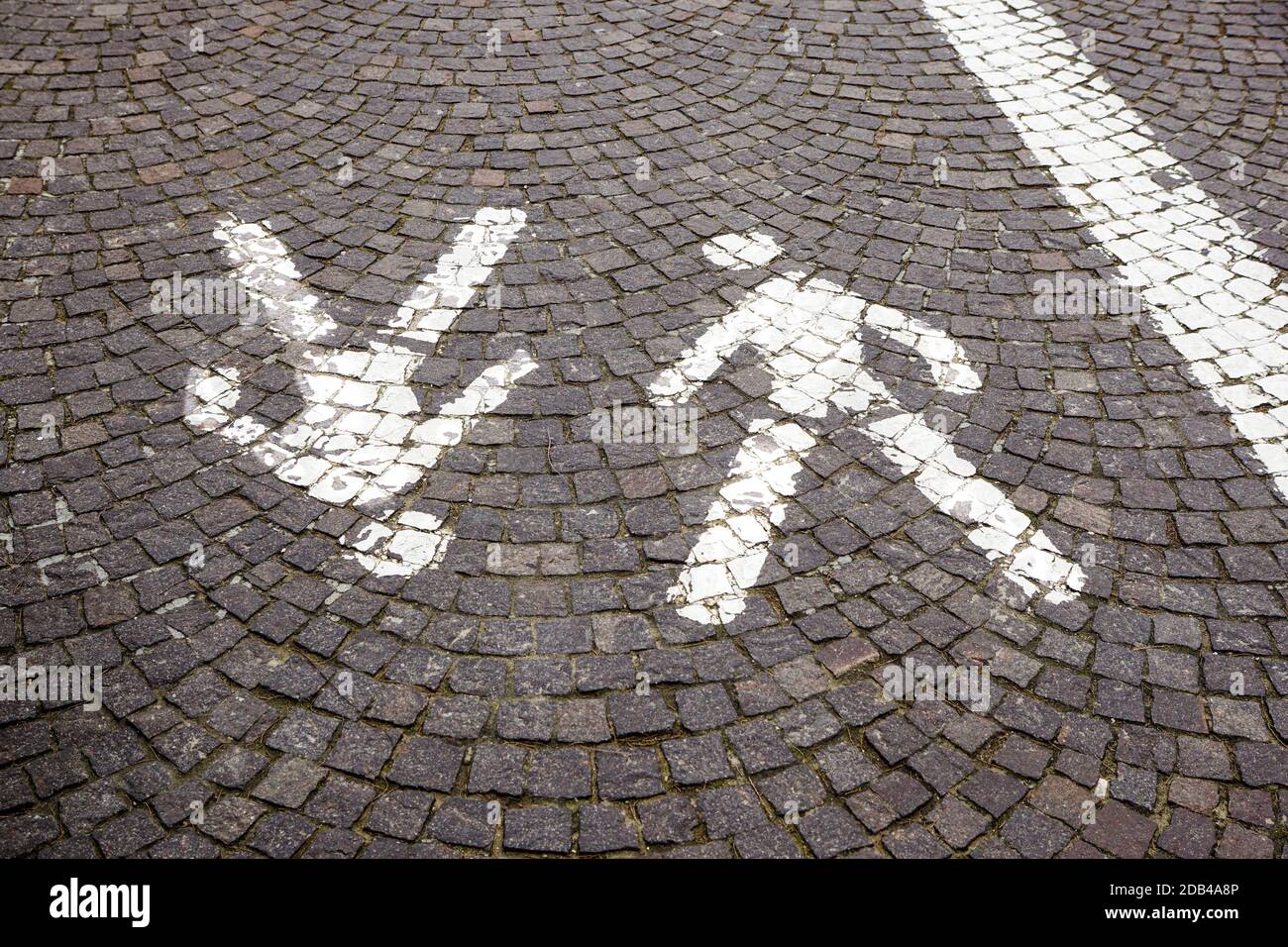 Pedestrian urban crossing track markers on the asphalt Stock Photo - Alamy