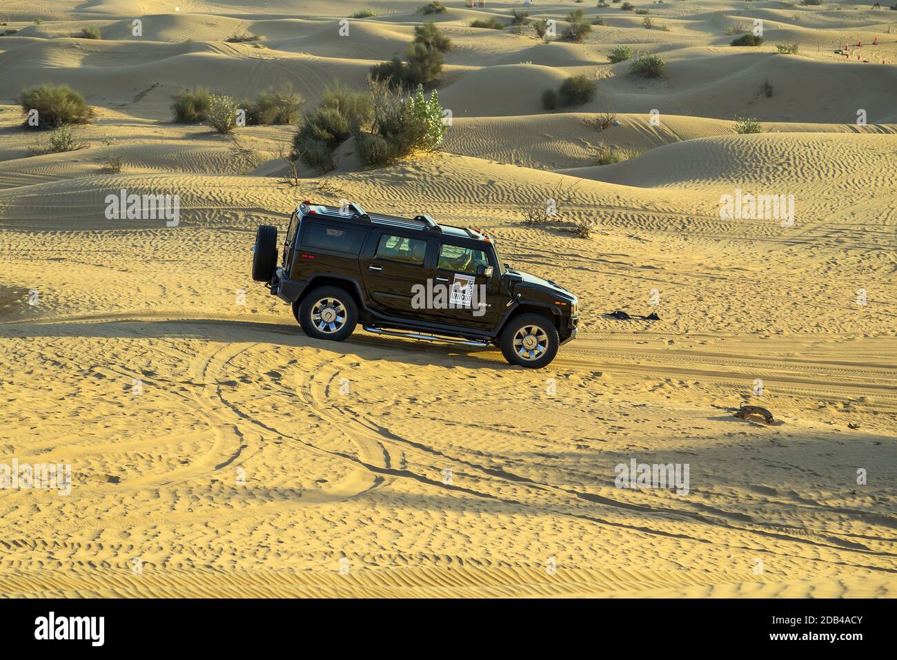 DUBAI, UNITED ARAB EMIRATES - JANUARY 25, 2016: Safari Hummer H2 rally ...