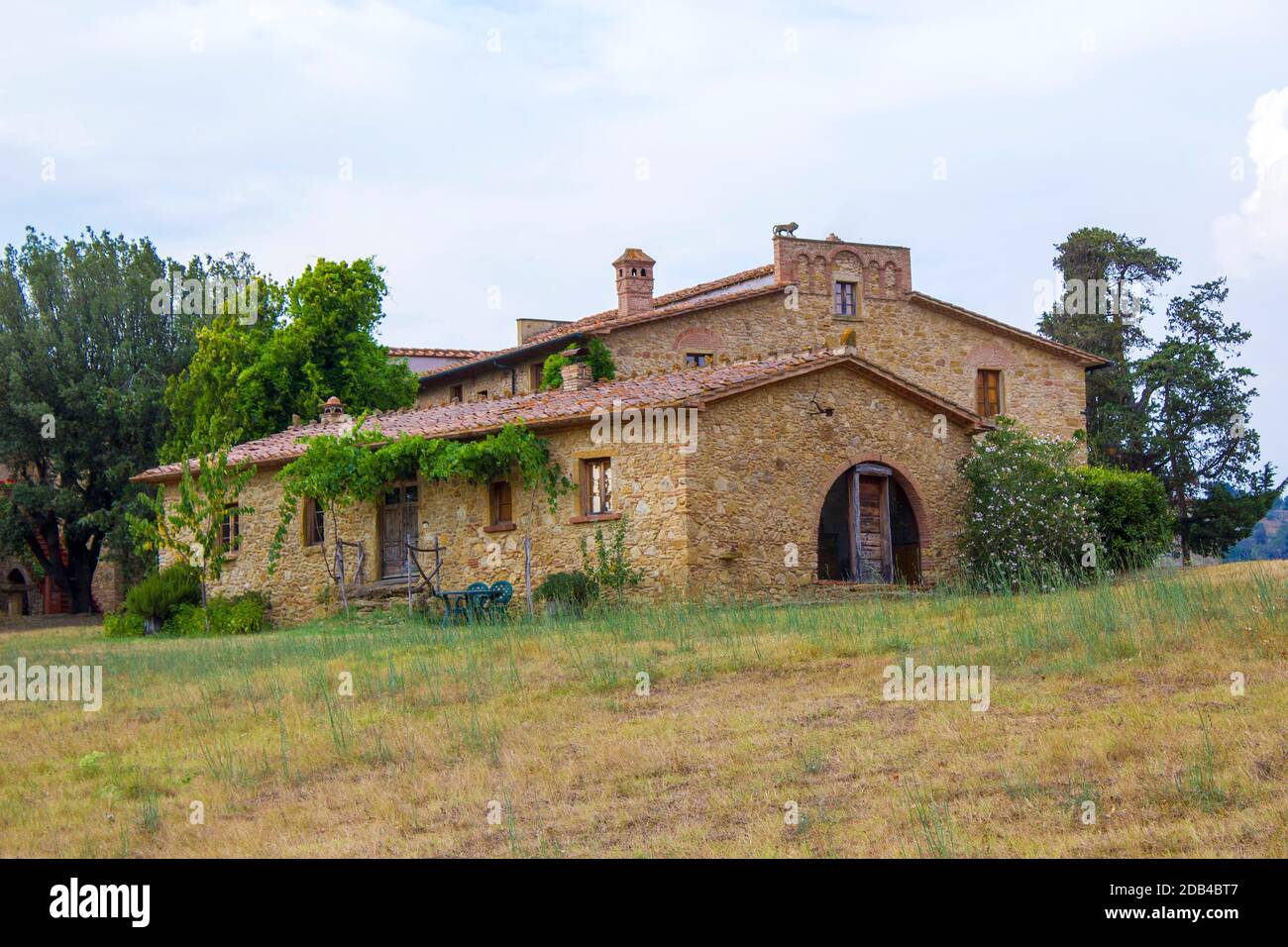 typical tuscan stone house, Tuscany, Italy Stock Photo - Alamy