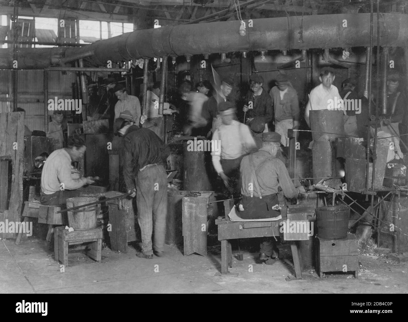Glass manufacturing Black and White Stock Photos & Images - Alamy