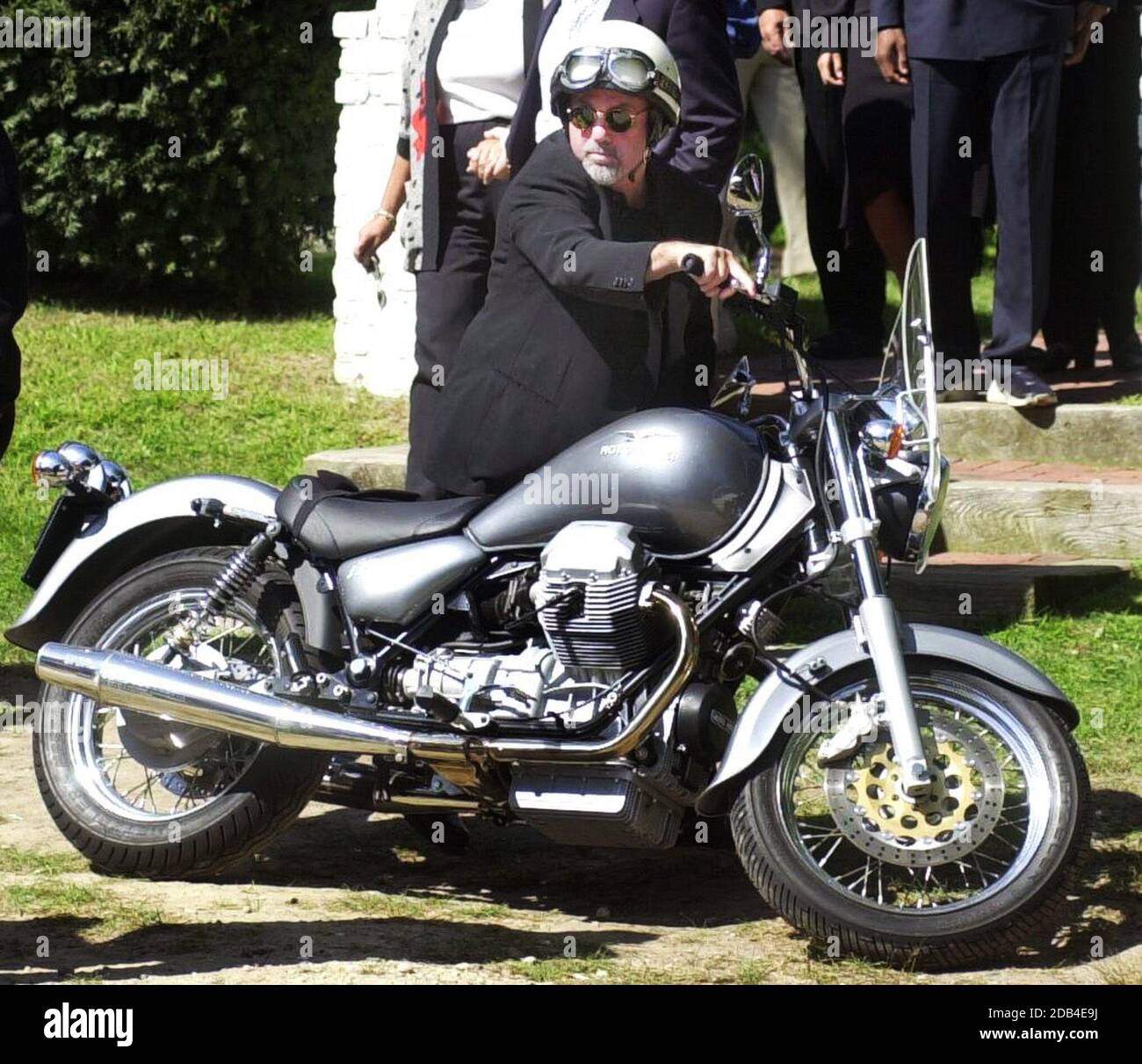 9-3-2001 East Hampton, Long IslandBilly Joel arrives at the funeral ...