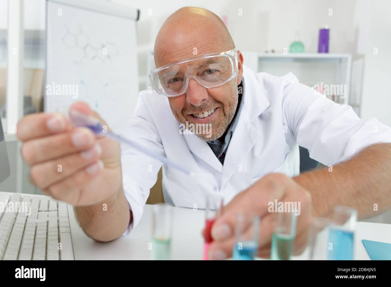 Working out math hi-res stock photography and images - Alamy