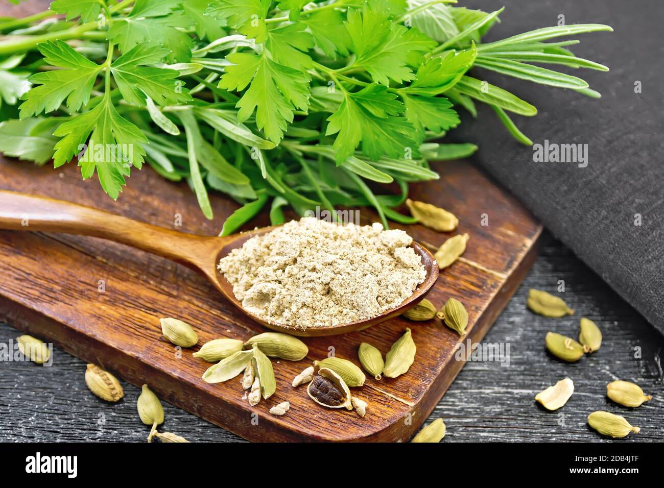 Ground cardamom hi-res stock photography and images - Alamy