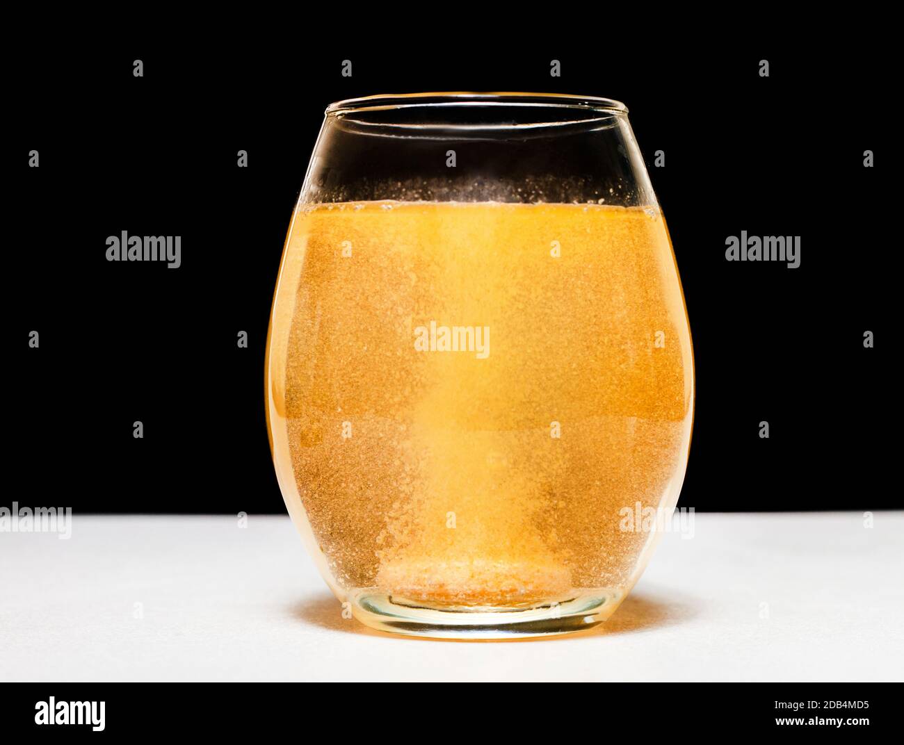 Tablet dissolving in water hi-res stock photography and images - Alamy