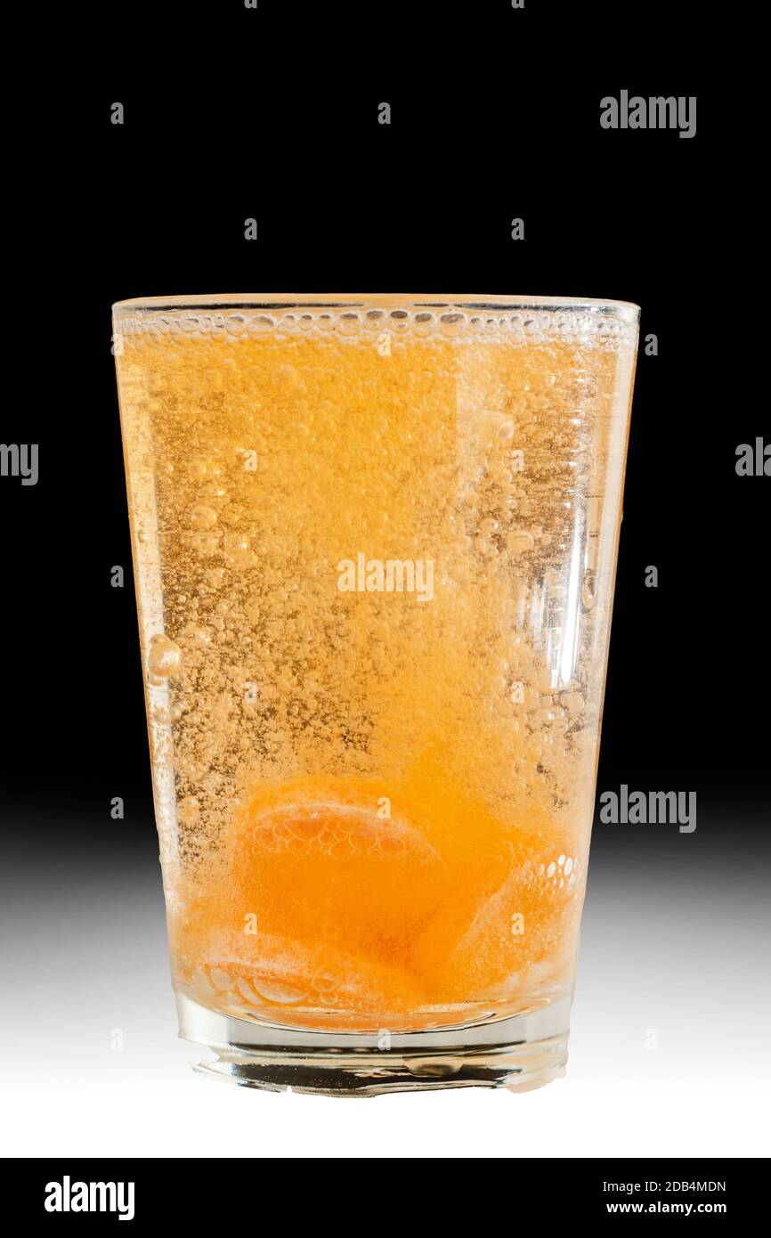 Tablet dissolving in water hi-res stock photography and images - Alamy