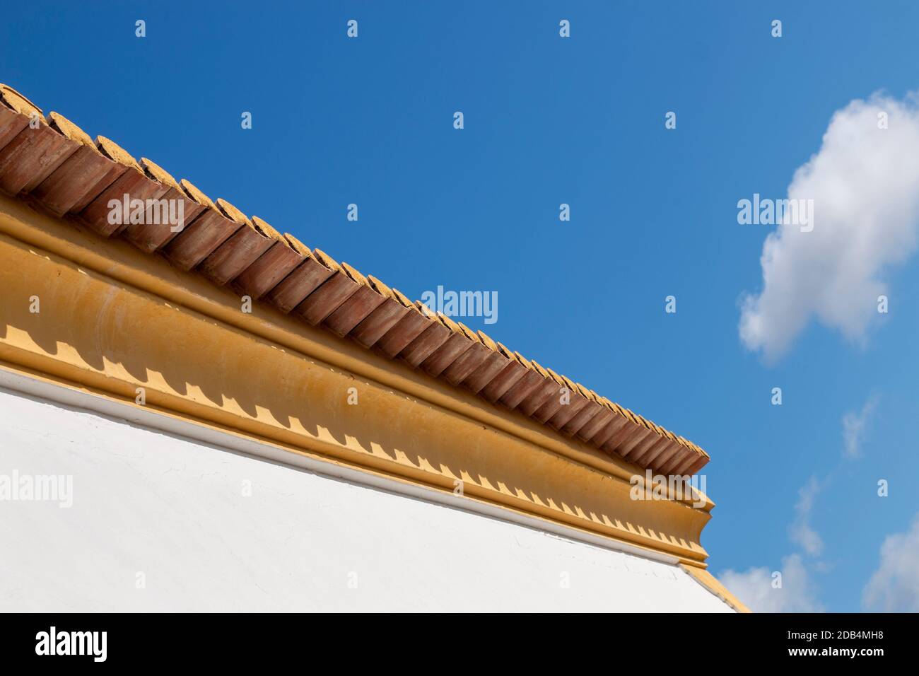 Close view of edge of rooftop in Algarve region with red tiles Stock ...