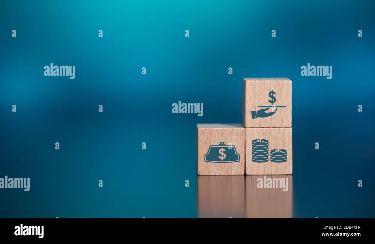 Concept of loan with icons on wooden cubes Stock Photo - Alamy