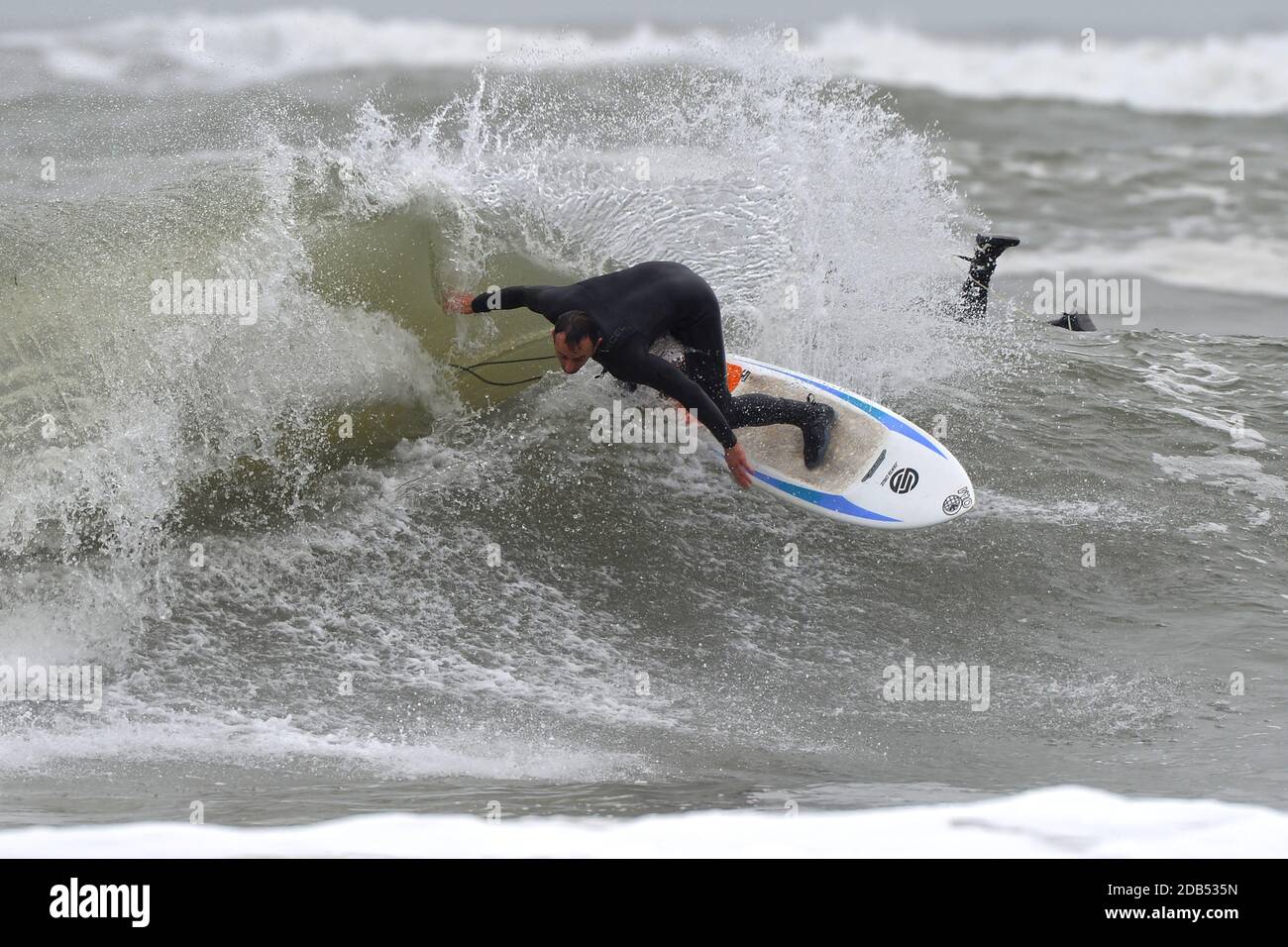 Surfing the lip hi-res stock photography and images - Alamy