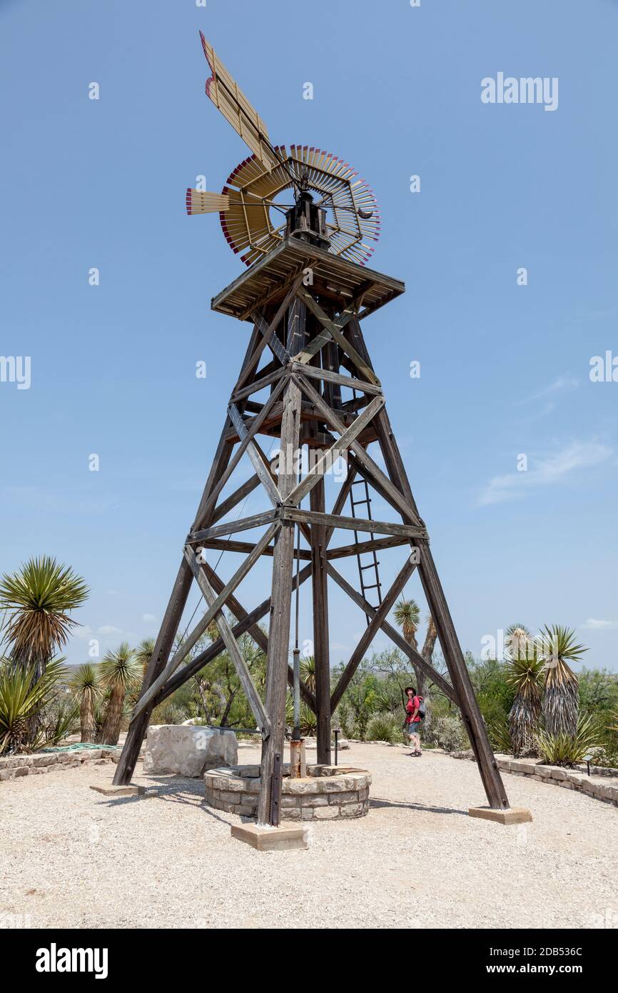 Desert region hi-res stock photography and images - Alamy