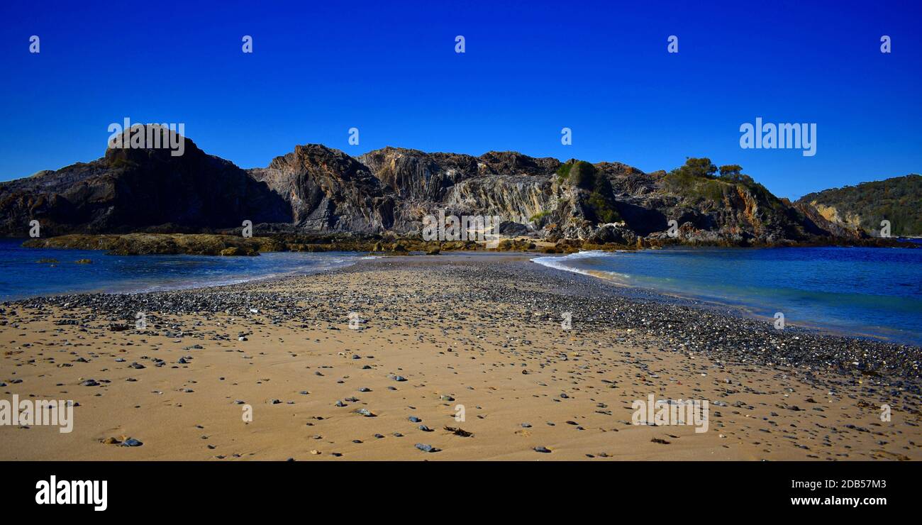 An island with a sand walk way Stock Photo - Alamy
