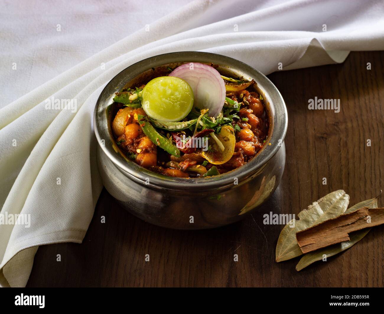 Chole bhature hi-res stock photography and images - Alamy