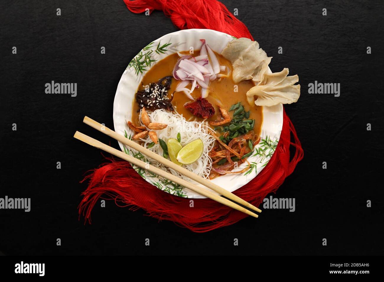 Burmese Moh hin khar Stock Photo - Alamy