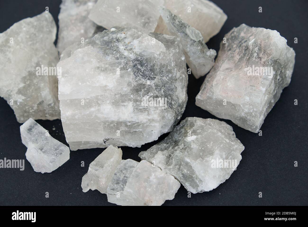natural rock salt fragments, close-up rock salt Stock Photo - Alamy