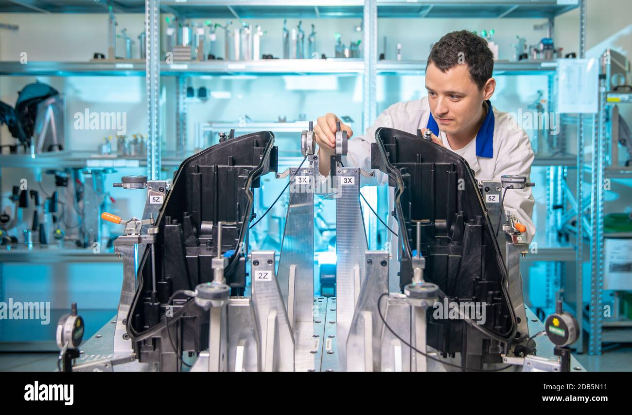 adjustment of the machine to precise 3D measurements of plastic ...