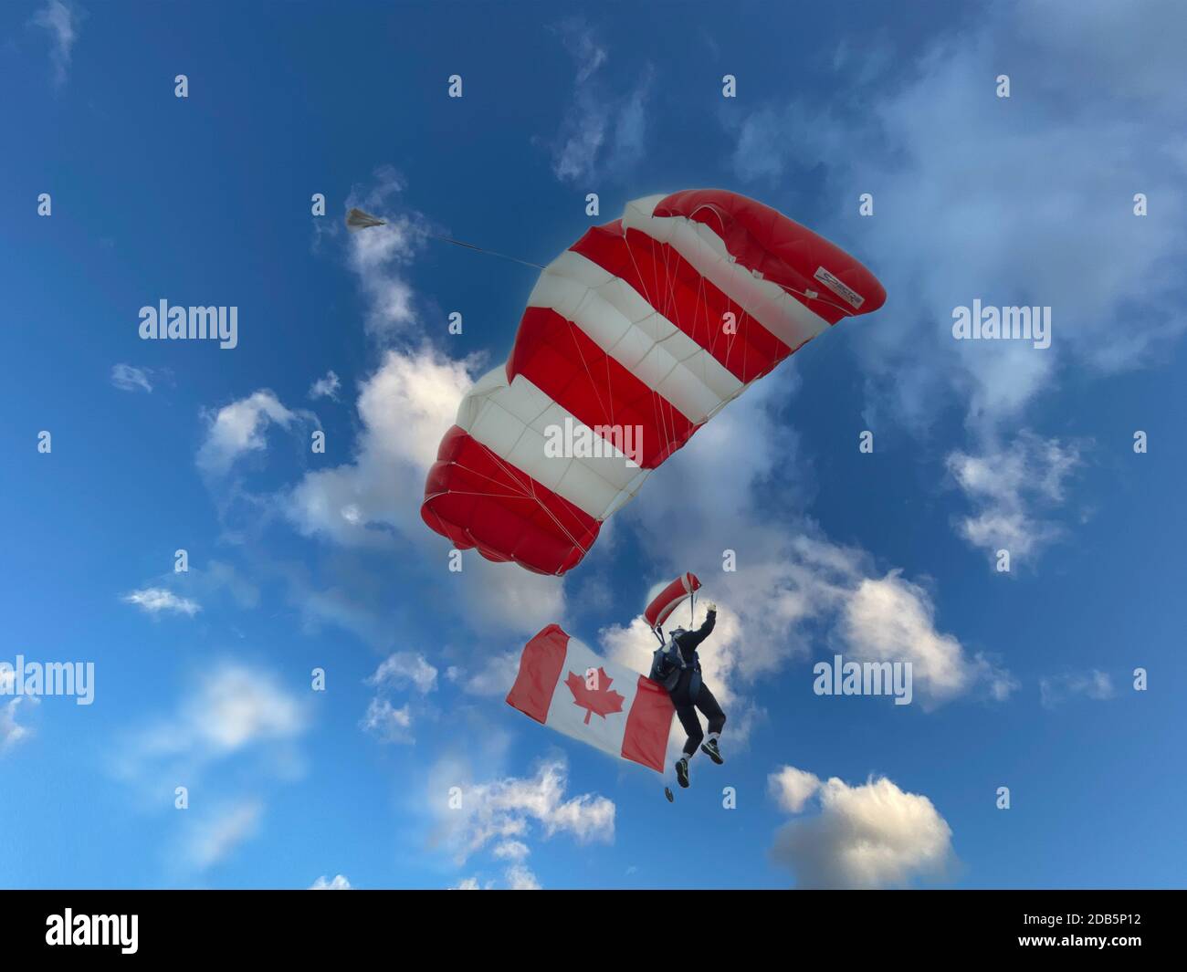 Skydiver parachuting flag hi-res stock photography and images - Alamy