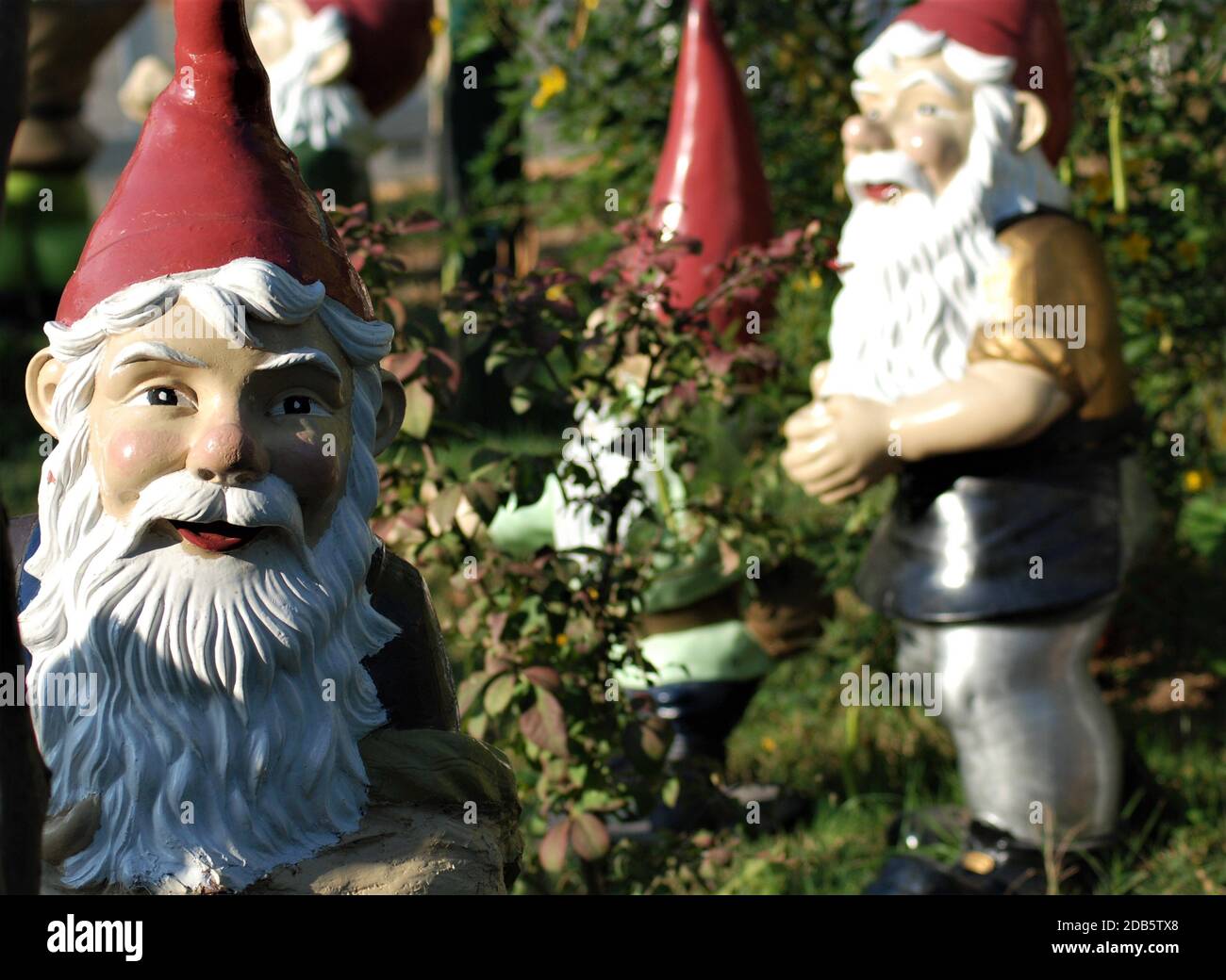 Dwarf statue hi-res stock photography and images - Alamy