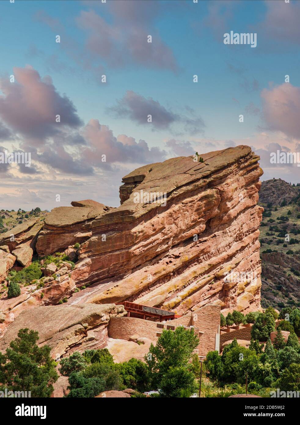 Giant rock broken hi-res stock photography and images - Alamy