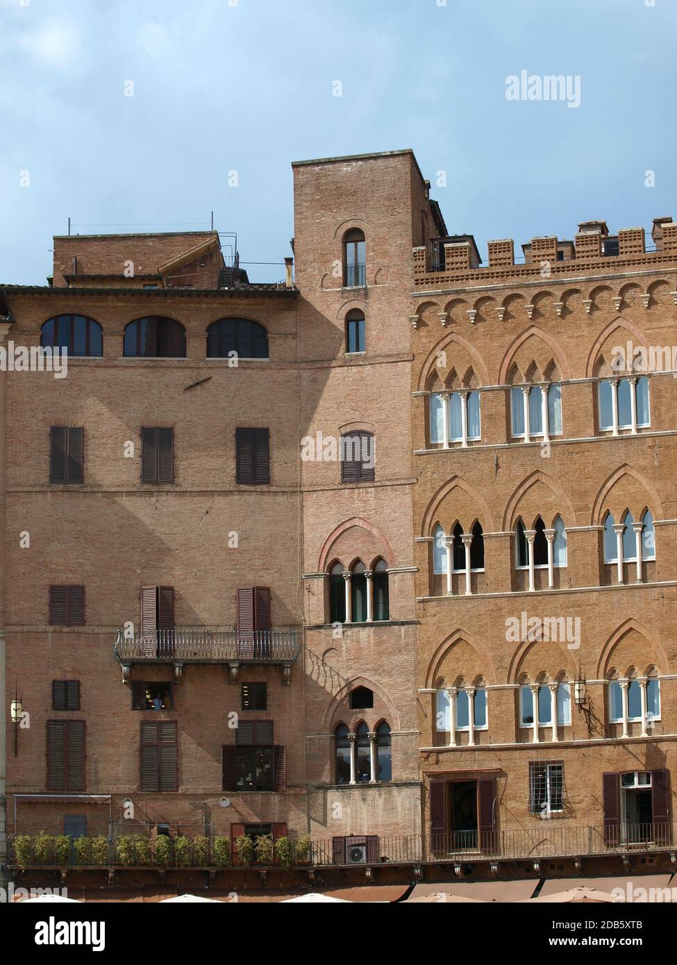 Siena - Gothic facades of palaces at Piazza del Campo Stock Photo - Alamy