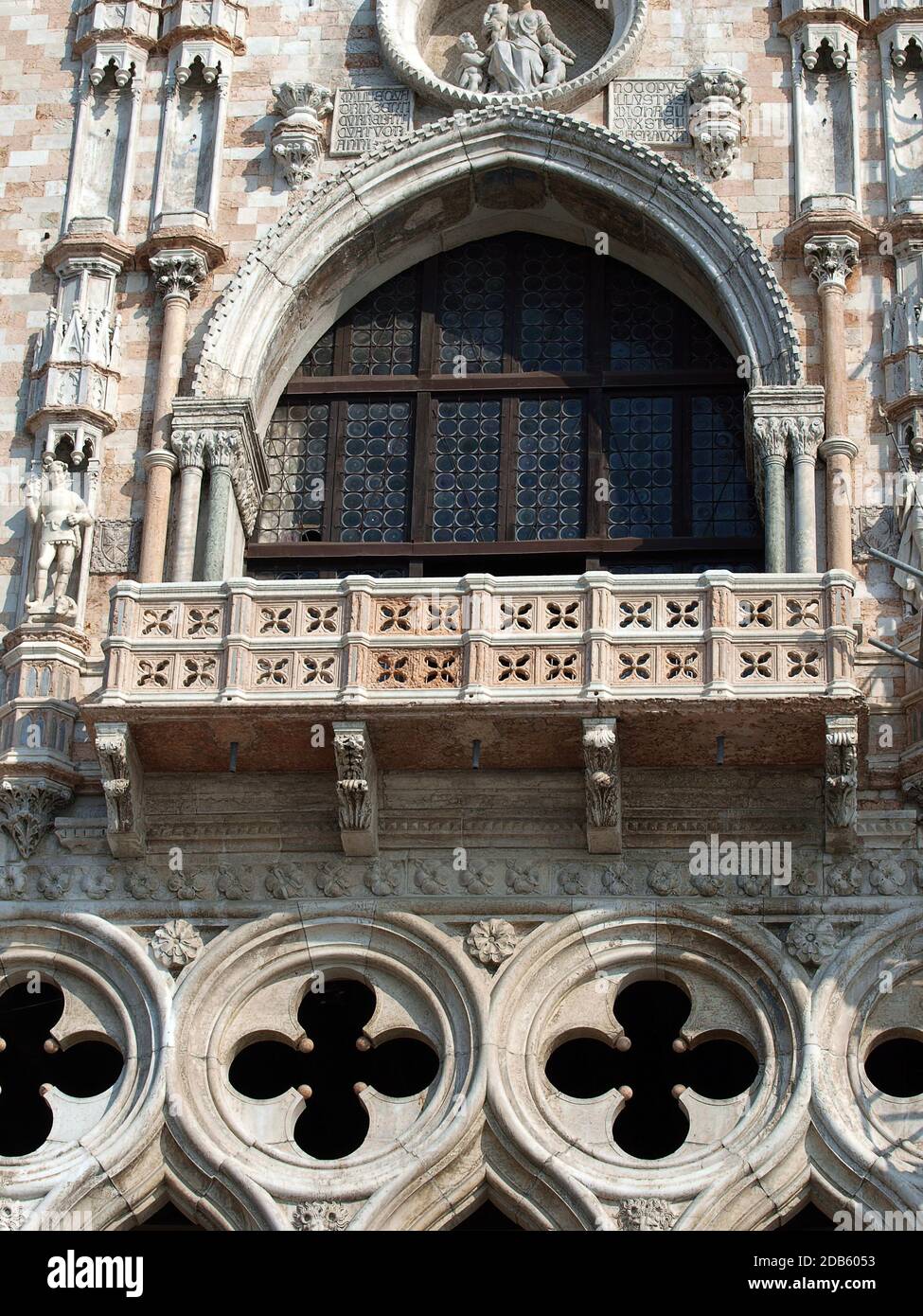 Doges' Palace - Venice. Balcony Window by Pier Paolo Dalle Masegne ...