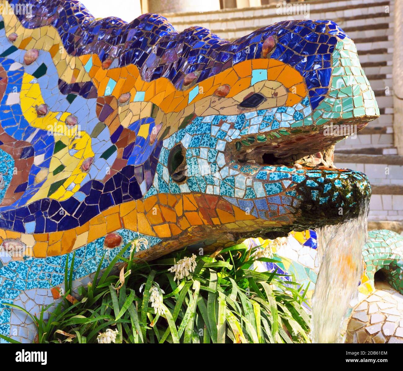 lizard fountain ceramic tile mosaic head salamander Stock Photo - Alamy