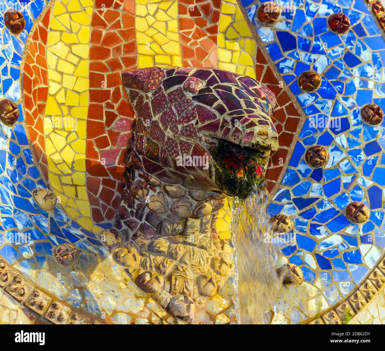 Barcelona park guell gaudi snake hi-res stock photography and images ...