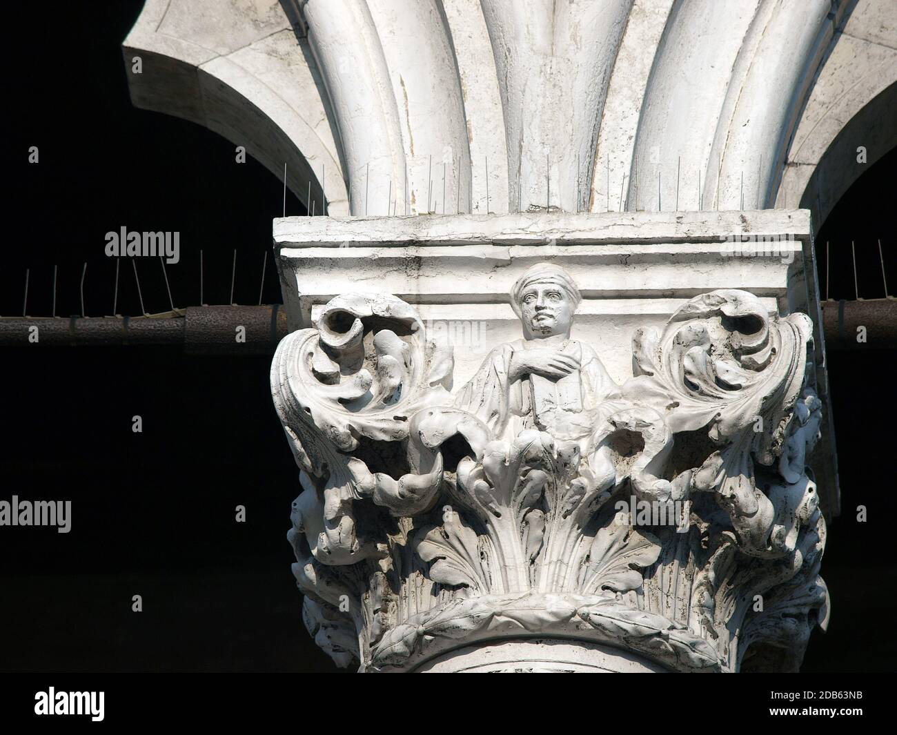 Venice - the unique beauty of the capitals of the columns of the Ducal ...
