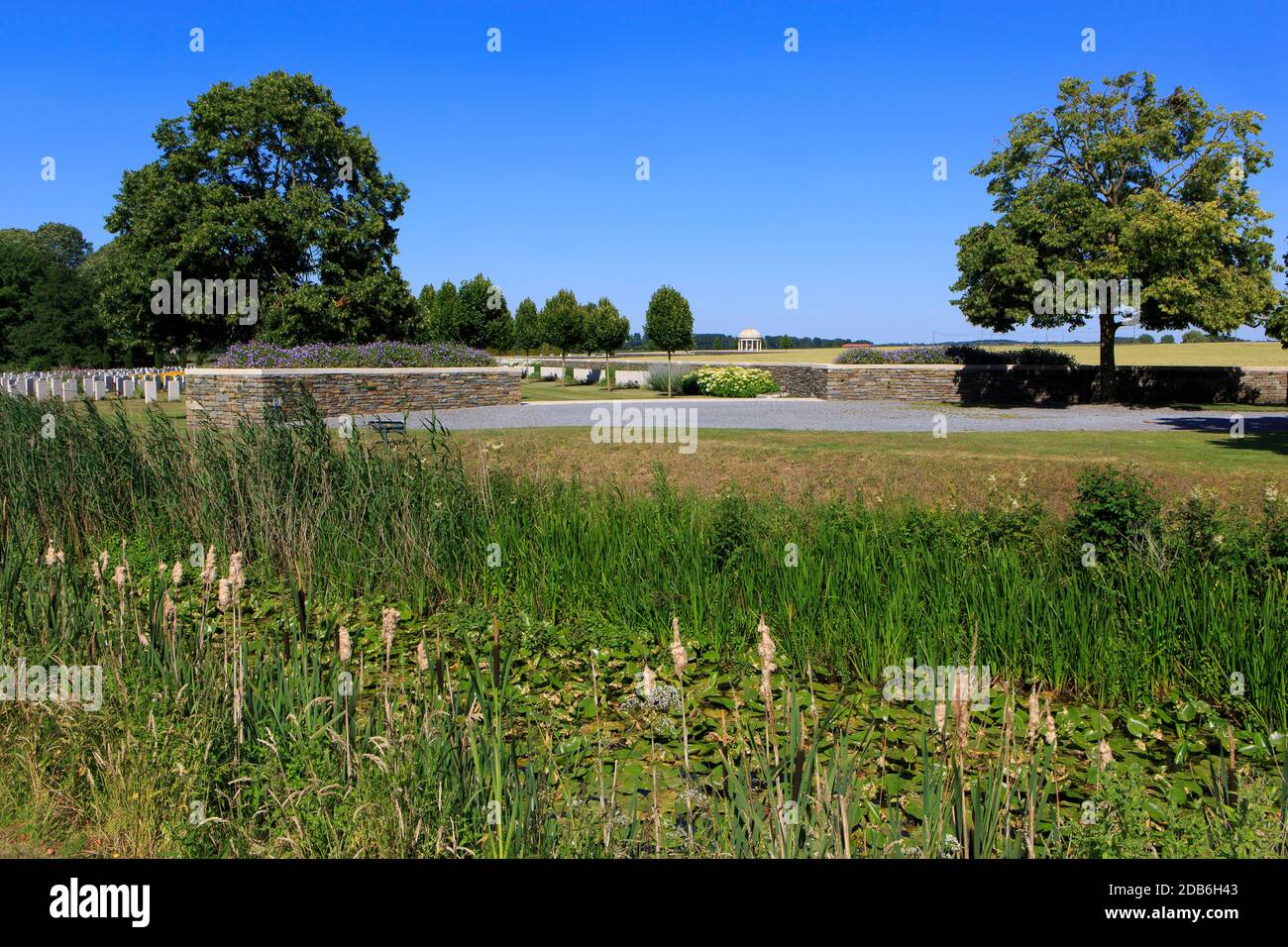 Graves at the (First and Second World War) Bedford House Cemetery ...