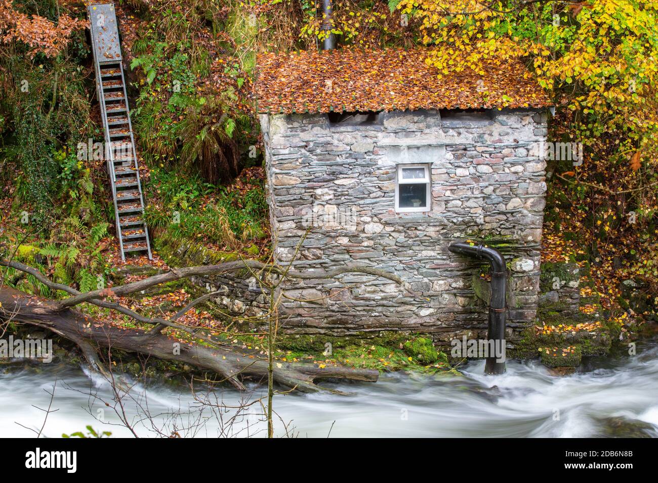 Scale force waterfall lake district hi-res stock photography and images ...