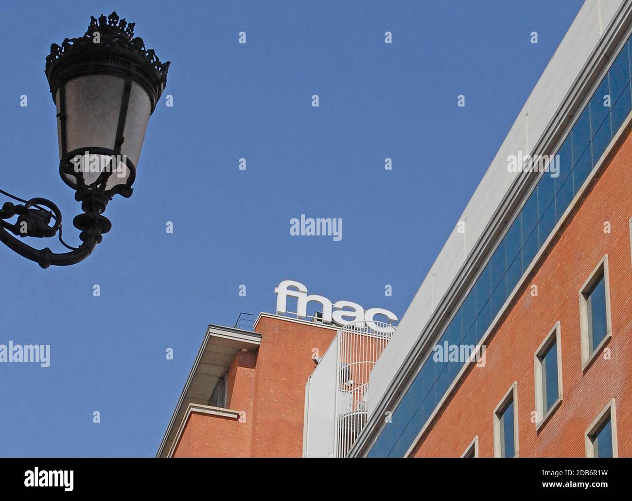 Fnac sign hi-res stock photography and images - Alamy