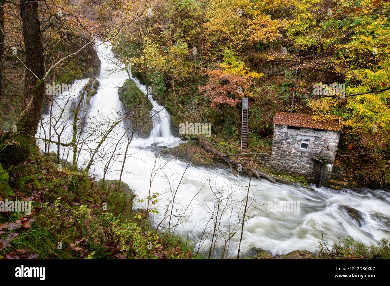 Scale force waterfall lake district hi-res stock photography and images ...