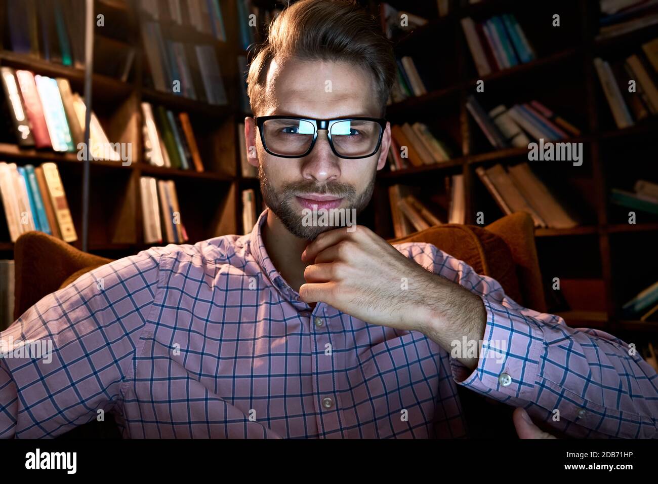 Serious portrait watching hi-res stock photography and images - Alamy