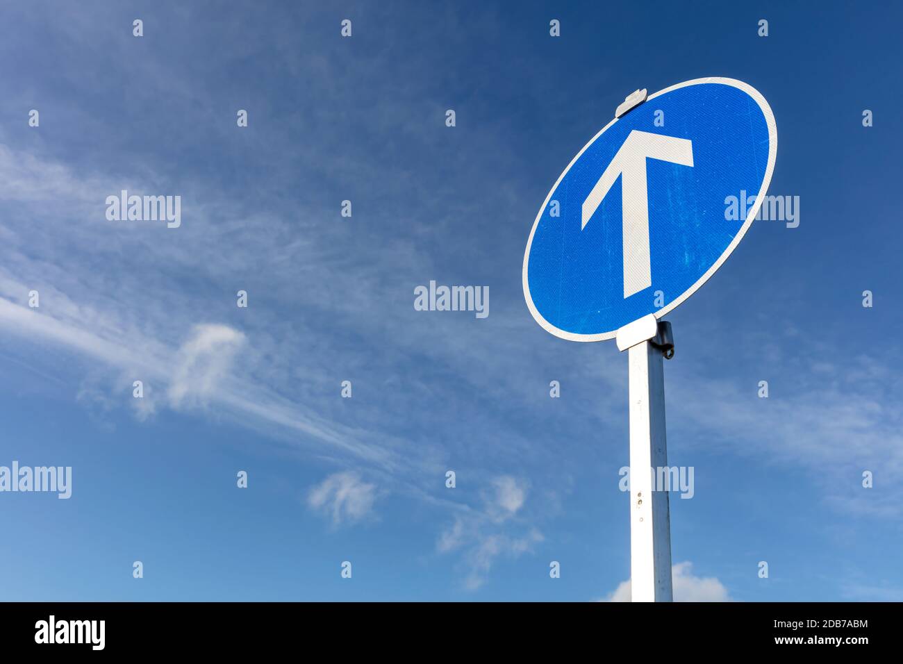 School ahead sign hi-res stock photography and images - Alamy