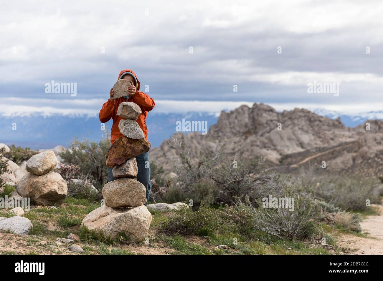 Stacking rocks hi-res stock photography and images - Alamy