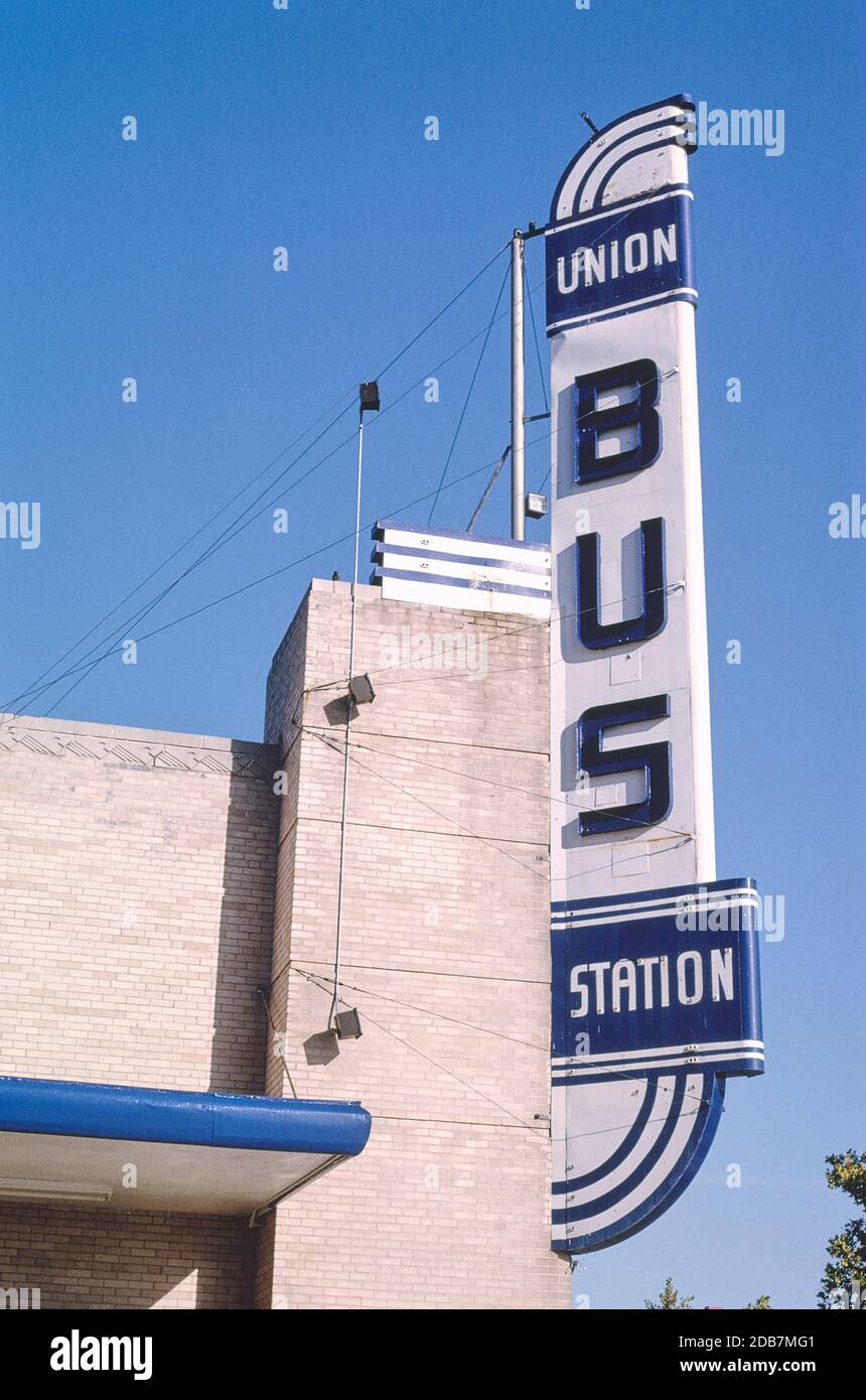 Union Bus Station sign, Walker and Sheridan Streets, Oklahoma City ...