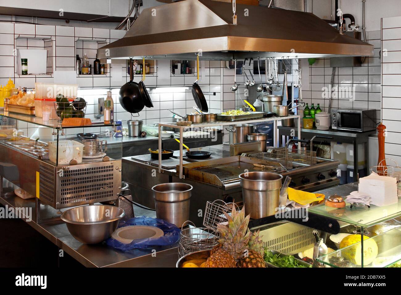 Interior of professional chef kitchen in restaurant Stock Photo - Alamy