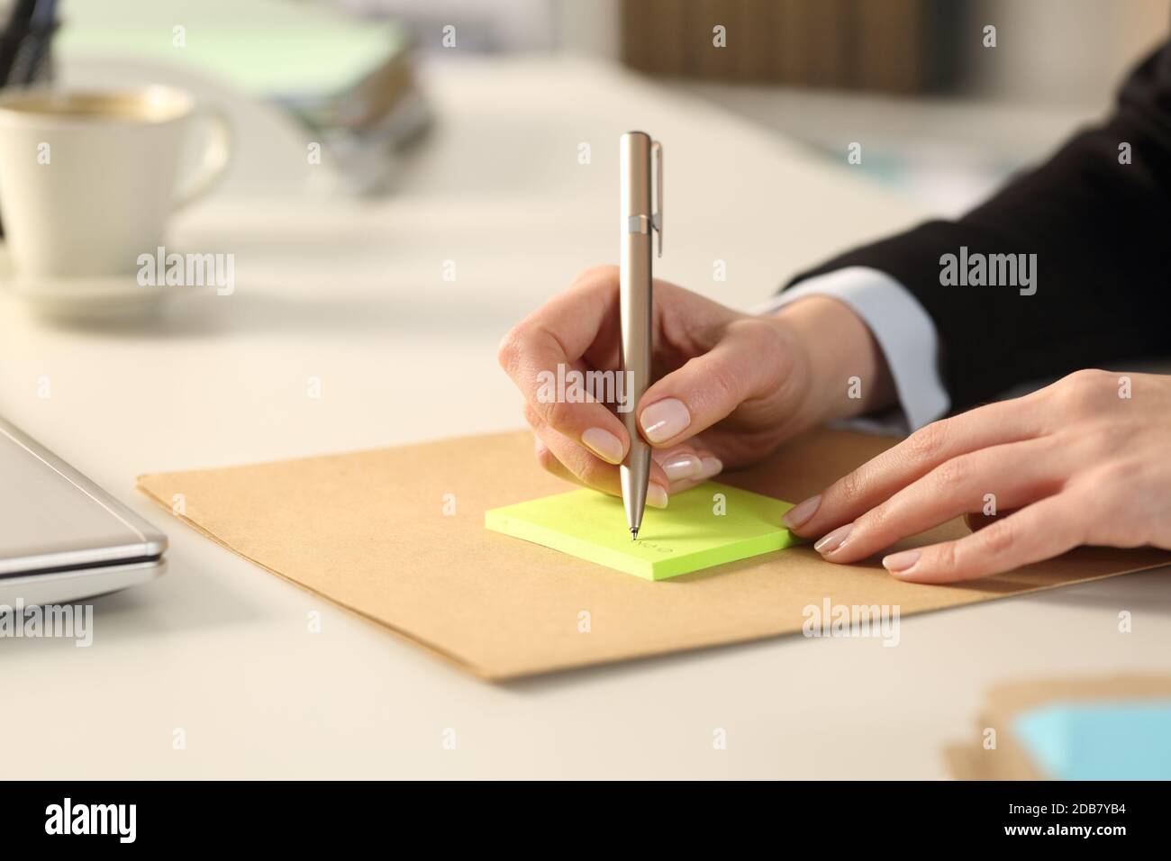 Posit note hi-res stock photography and images - Alamy