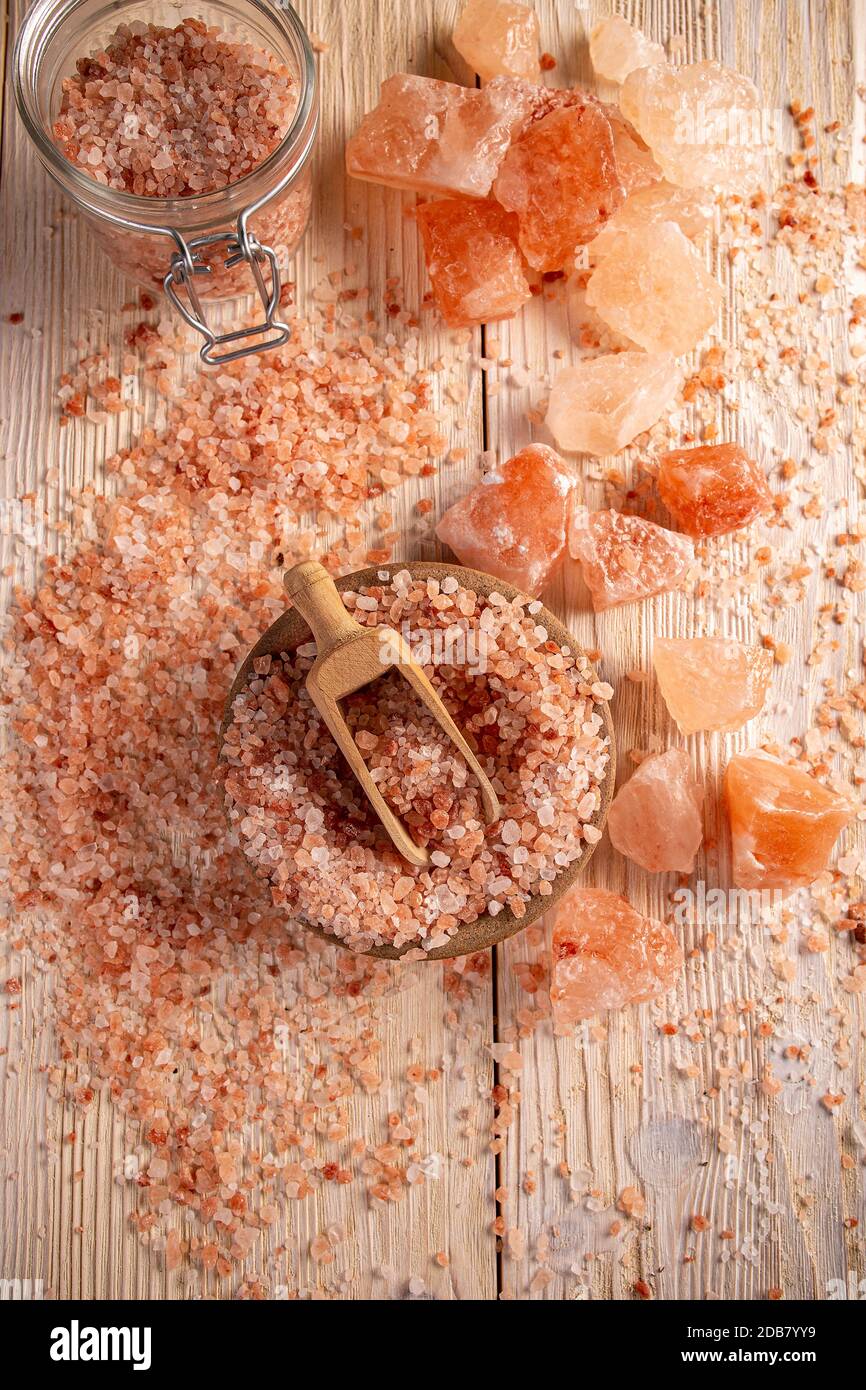 Flat lay of pink Himalayan salt crystals Stock Photo - Alamy
