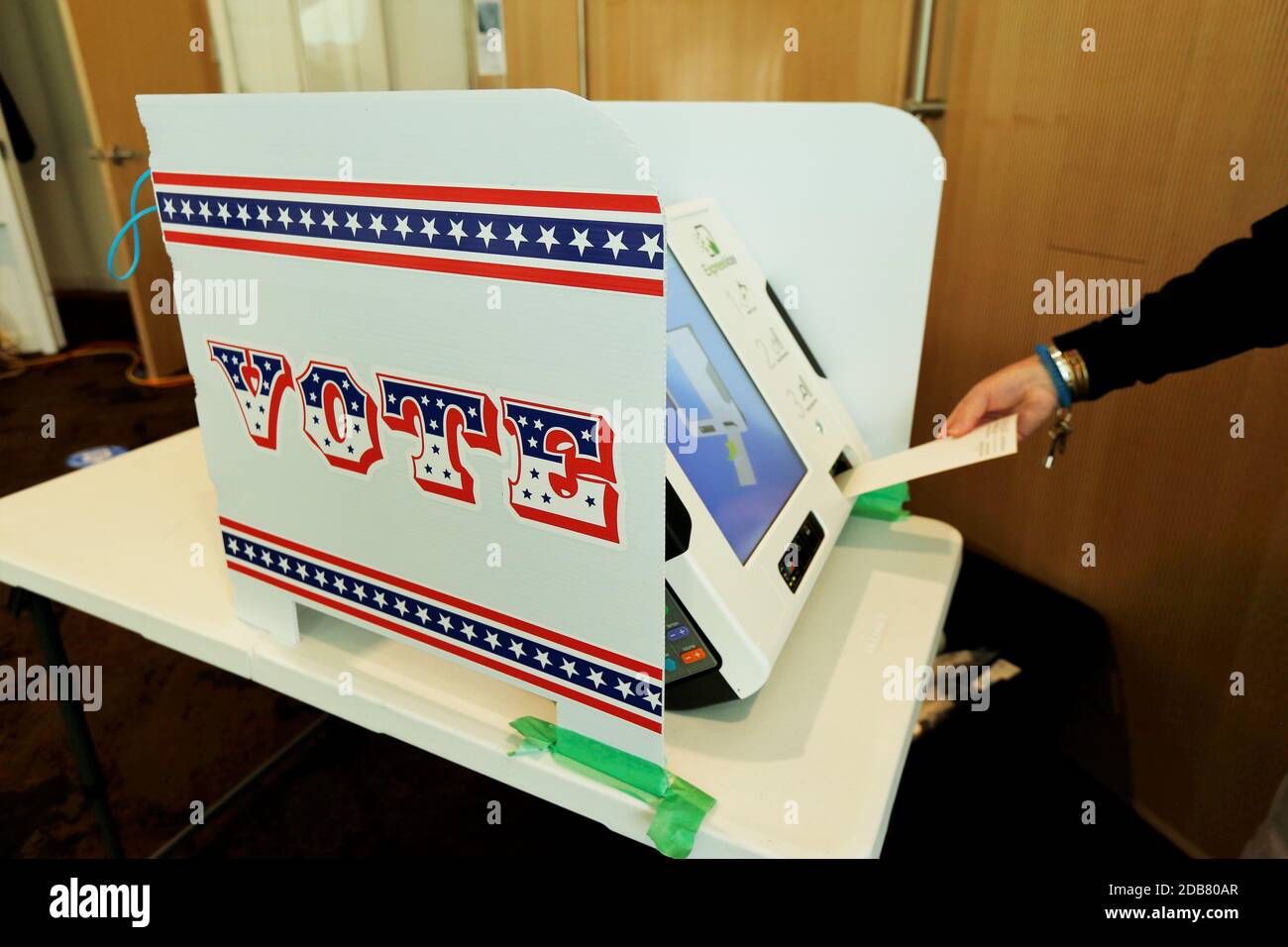 Early electronic voting machine hi-res stock photography and images - Alamy
