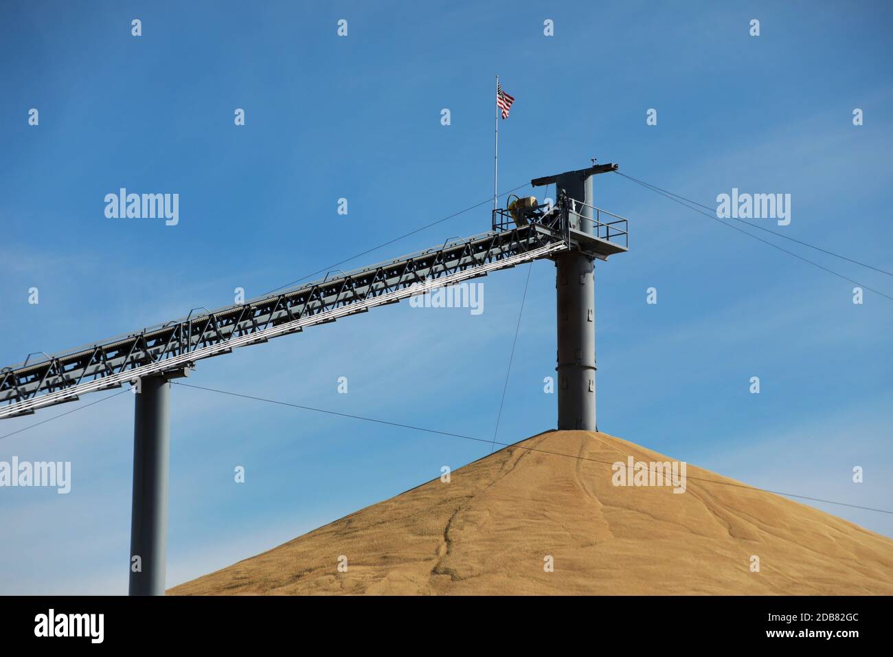 Grain pile conveyor hi-res stock photography and images - Alamy