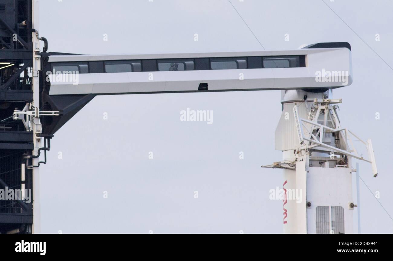 NASA astronaut Victor Glover and JAXA astronaut Soichi Noguchi walk ...