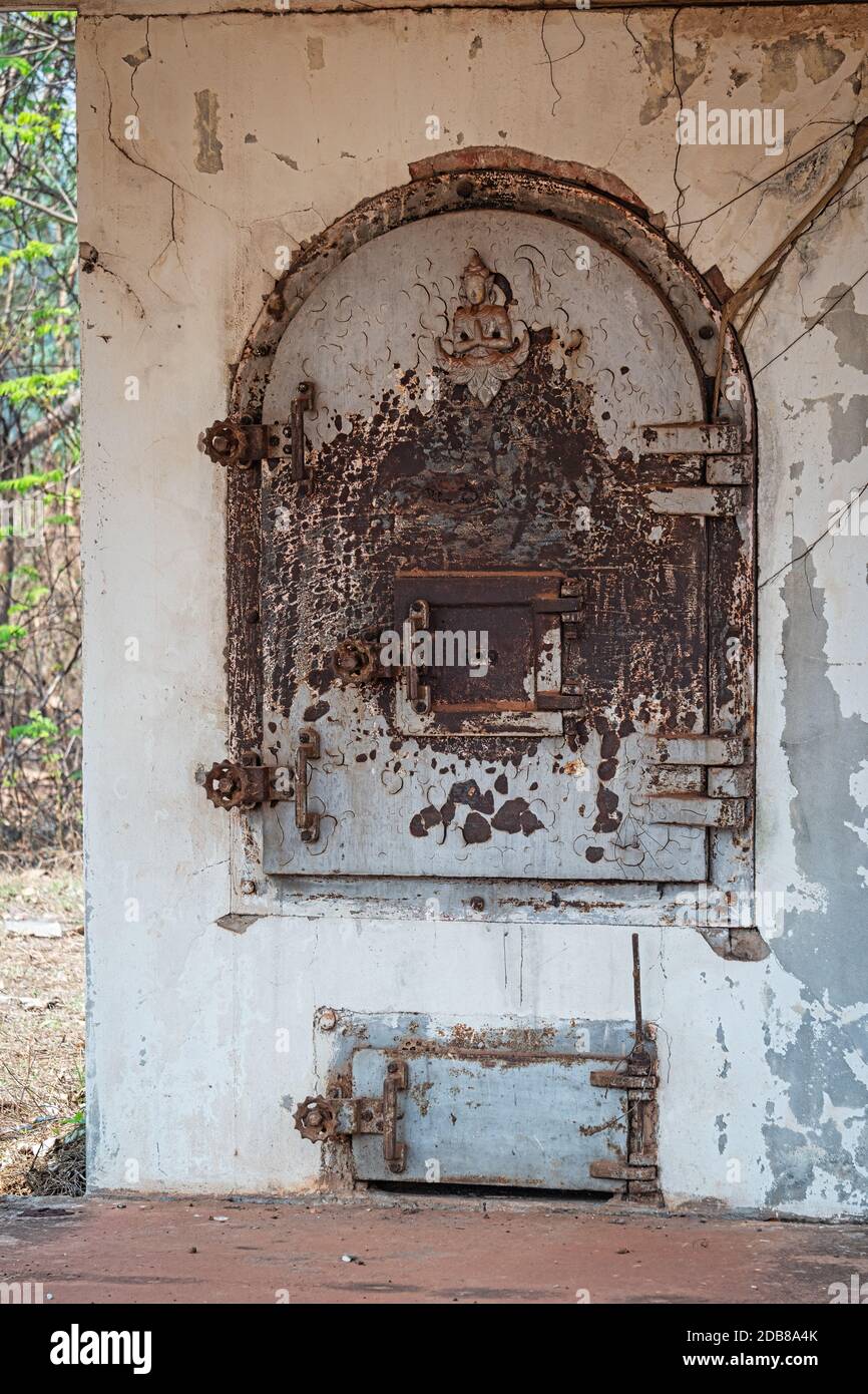 Cremation Buddhism, architecture of crematorium in Asia Stock Photo - Alamy