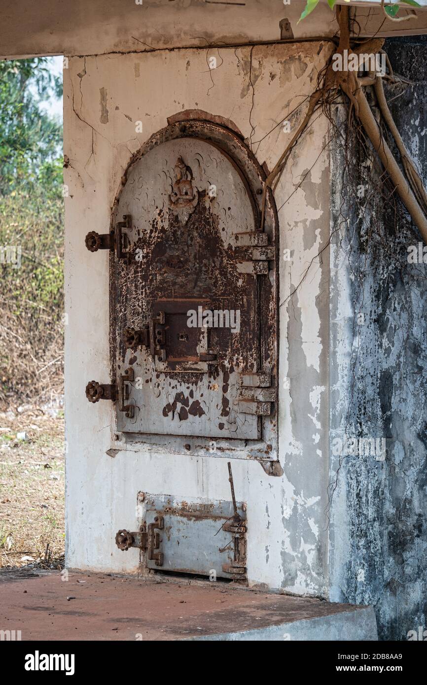 Cremation Buddhism, architecture of crematorium in Asia Stock Photo - Alamy