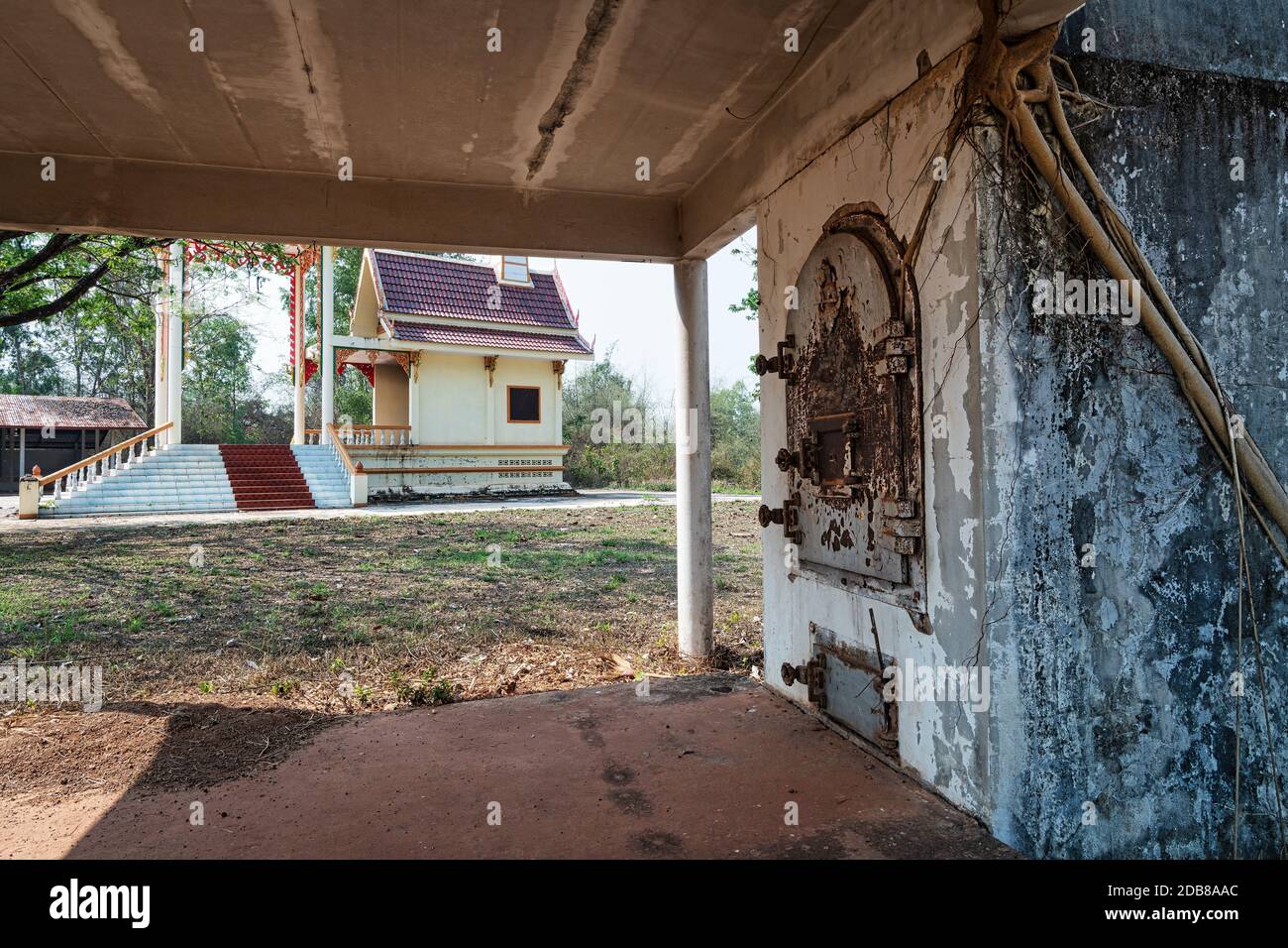 Cremation Buddhism, architecture of crematorium in Asia Stock Photo - Alamy