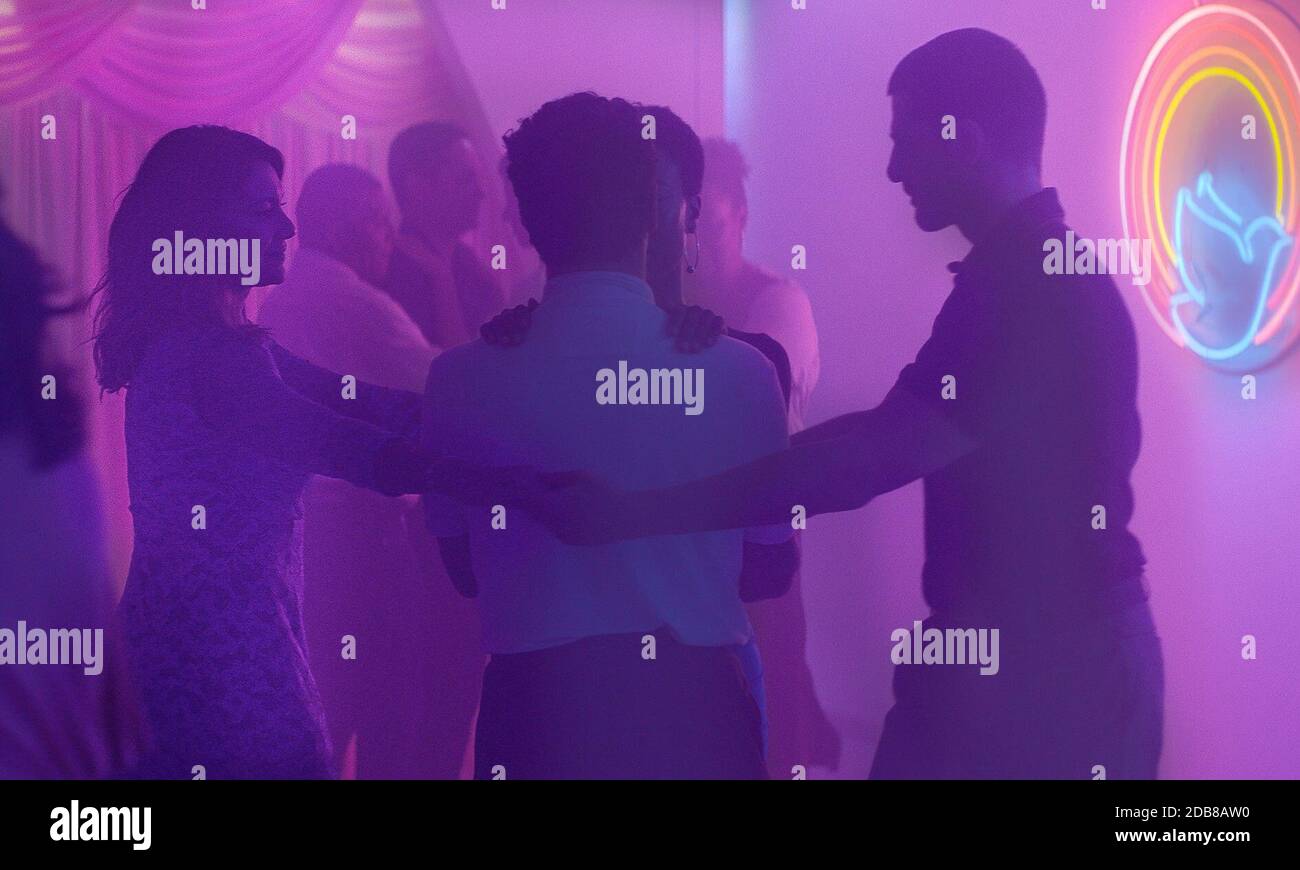 DIVINE LOVE, (aka DIVINO AMOR), far left: Dira Paes; far right: Julio ...