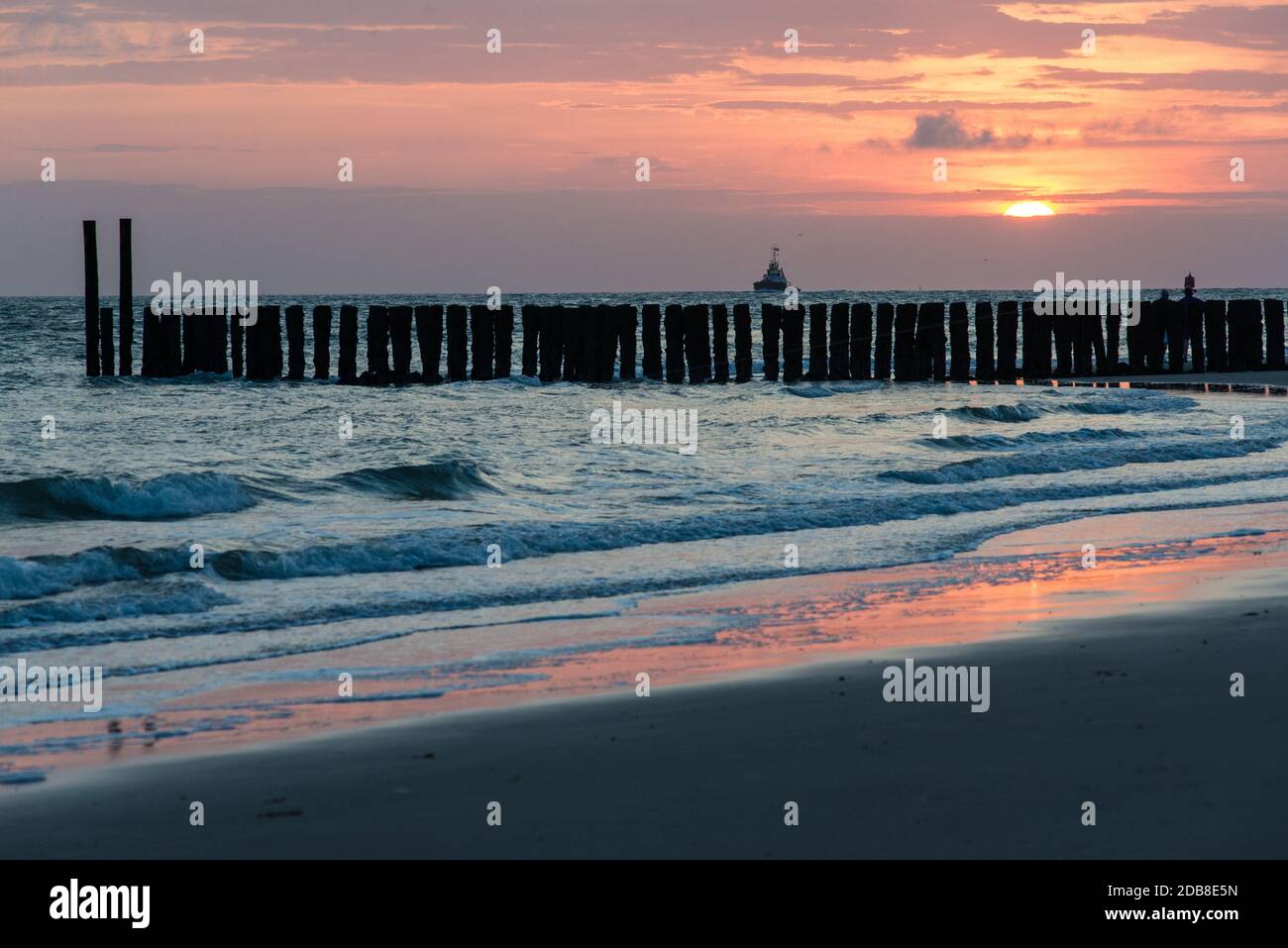 Wave breakers at sunset at Zoutelande beach on the Walcheren peninsula ...
